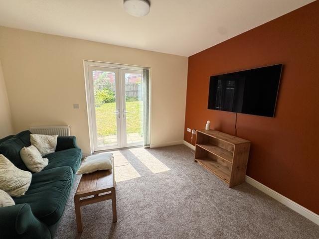 2 bedroom semi detached house to rent