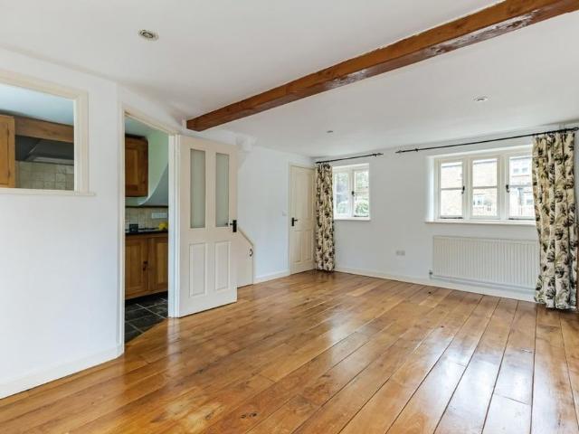 2 bedroom semi detached house to rent