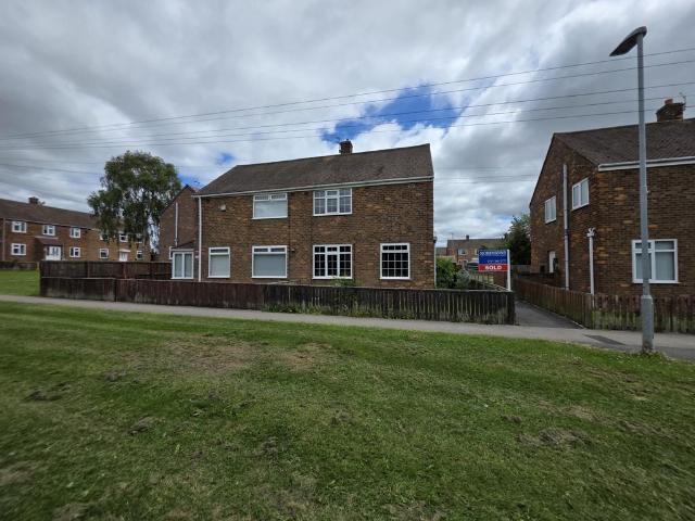 2 bedroom semi detached house to rent