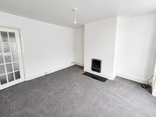 2 bedroom semi detached house to rent