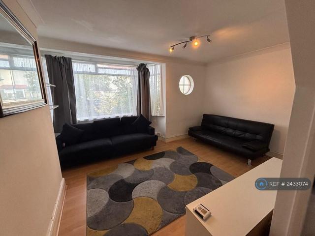 2 bedroom semi detached house to rent