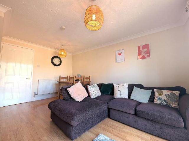 2 bedroom semi detached house to rent