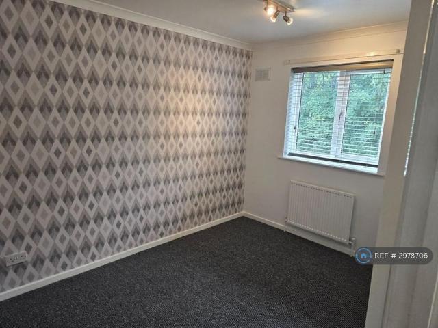 2 bedroom semi detached house to rent