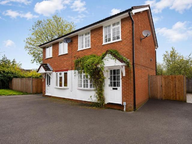 2 bedroom semi detached house to rent