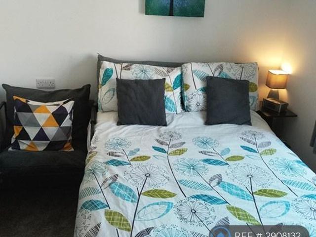2 bedroom semi detached house to rent