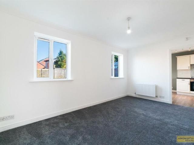 2 bedroom semi detached house to rent