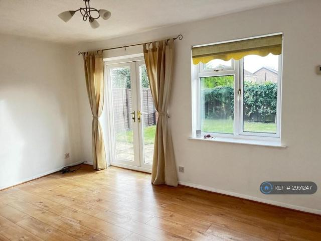 2 bedroom semi detached house to rent