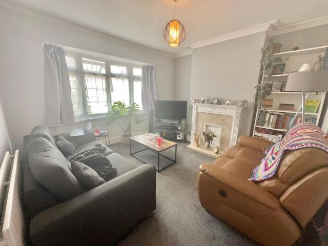 2 bedroom semi detached house to rent