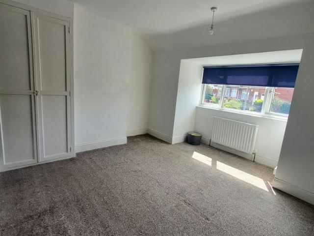 2 bedroom semi detached house to rent