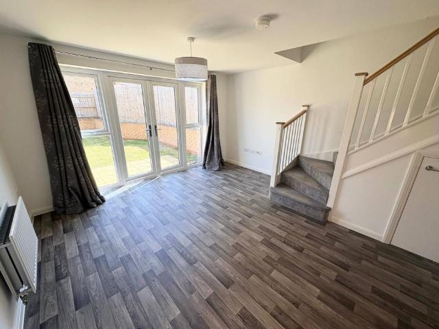 2 bedroom semi detached house to rent