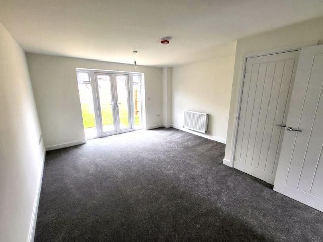 2 bedroom semi detached house to rent