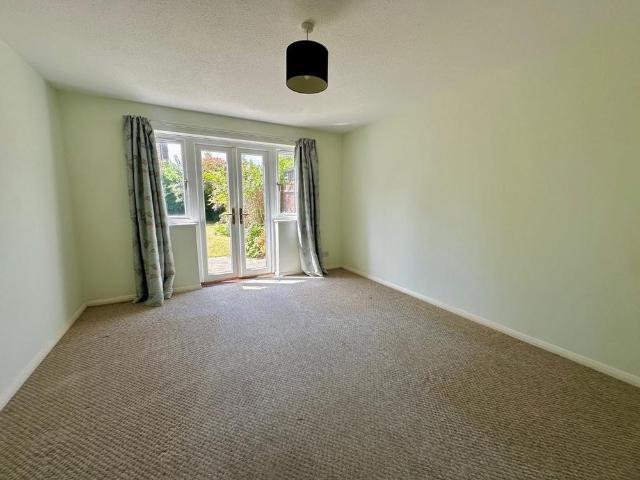 2 bedroom semi detached house to rent