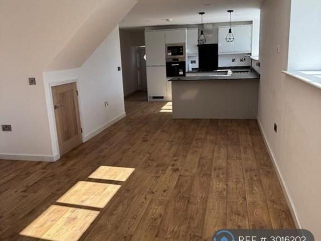2 bedroom semi detached house to rent