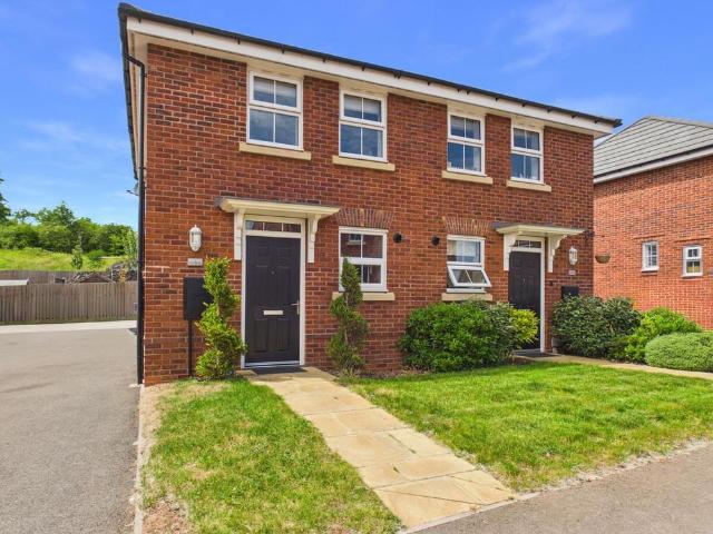 2 bedroom semi detached house to rent