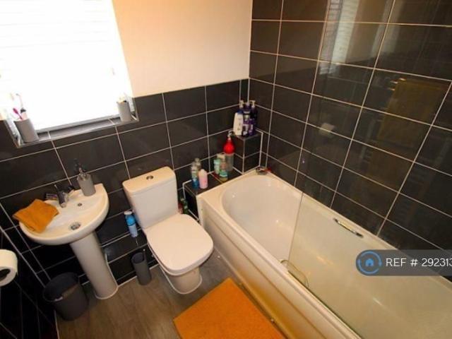 2 bedroom semi detached house to rent