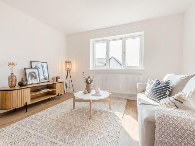 2 bedroom semi detached house to rent