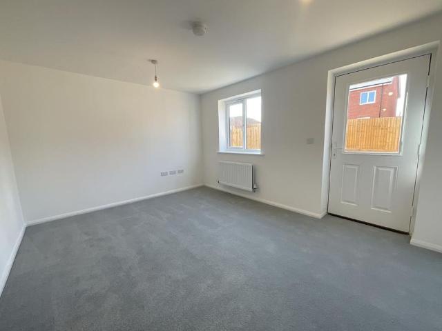 2 bedroom semi detached house to rent