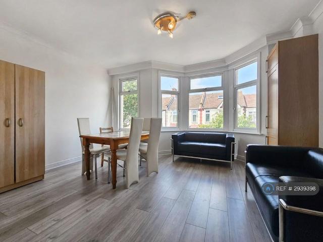 2 bedroom semi detached house to rent