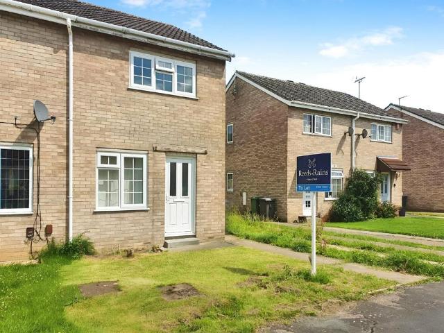 2 bedroom semi detached house to rent