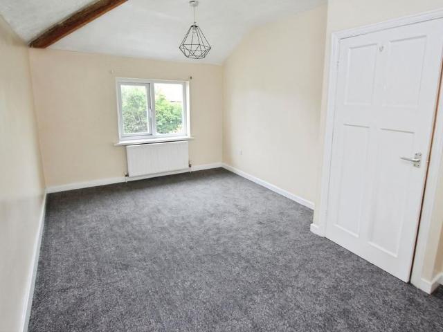 2 bedroom semi detached house to rent