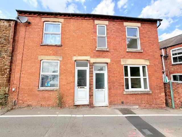 2 bedroom semi detached house to rent