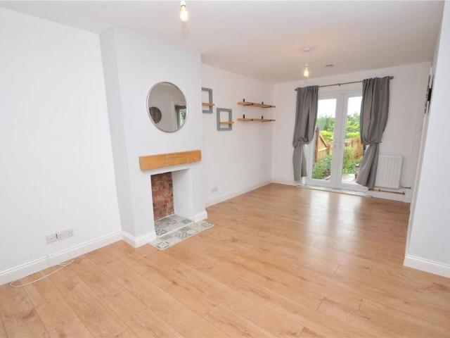 2 bedroom semi detached house to rent