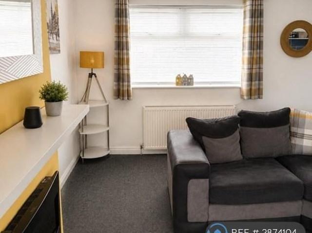 2 bedroom semi detached house to rent