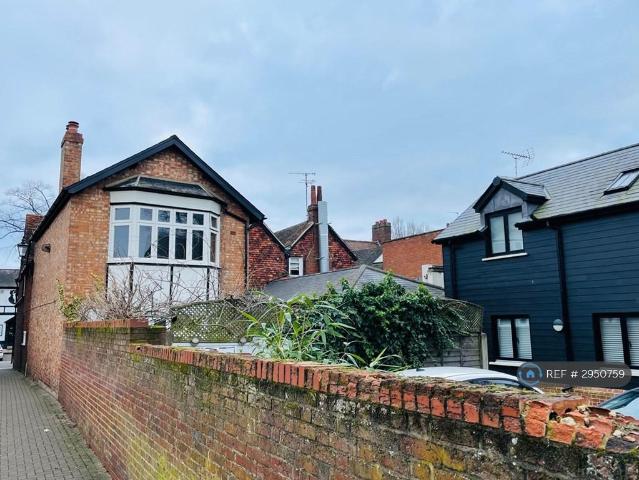 2 bedroom semi detached house to rent