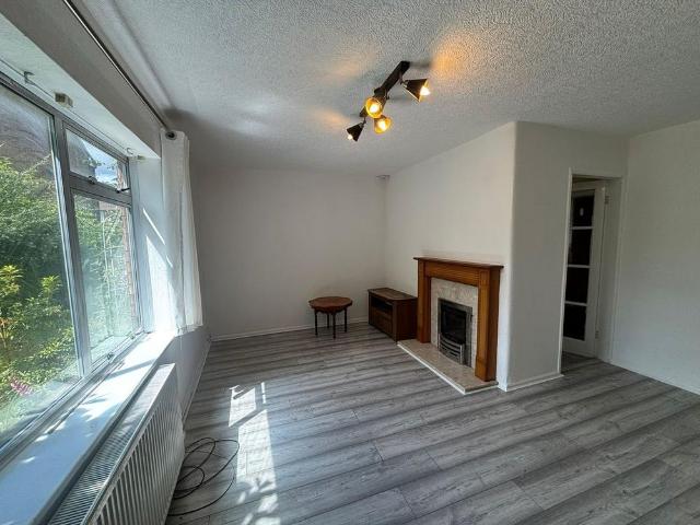 2 bedroom semi detached house to rent