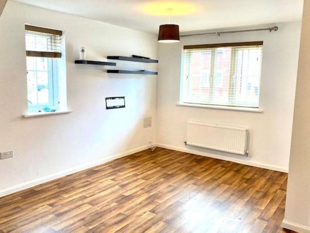2 bedroom semi detached house to rent