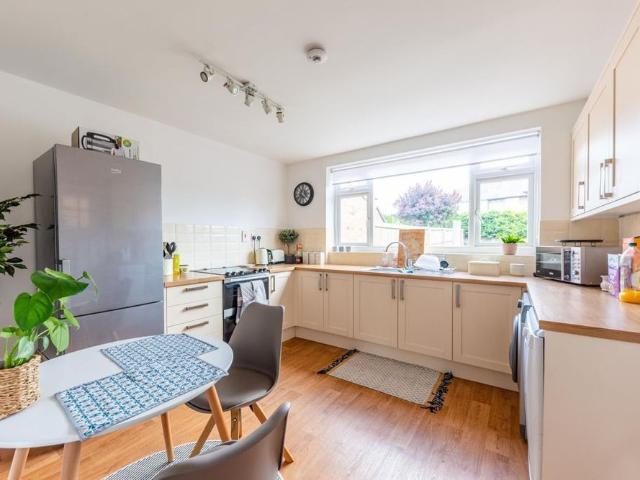 2 bedroom semi detached house to rent
