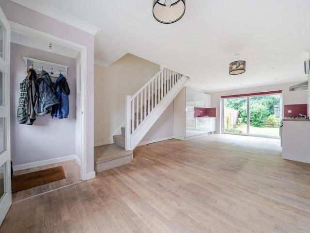 2 bedroom semi detached house to rent