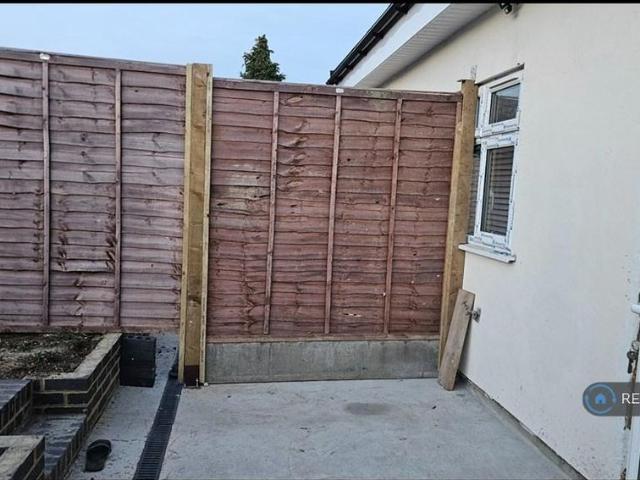 1 bedroom semi detached house to rent