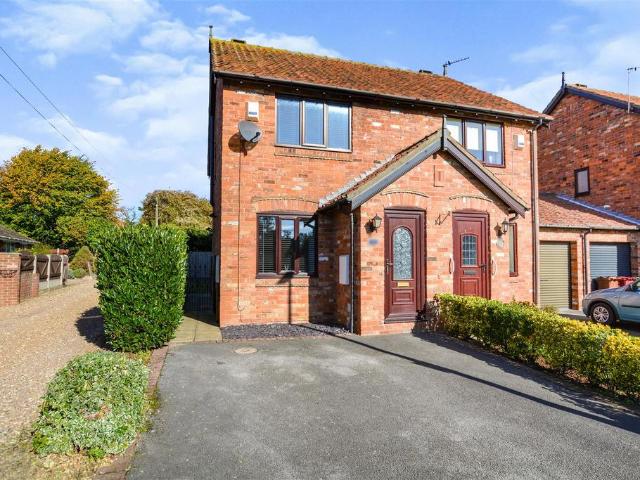2 bedroom semi detached house to rent