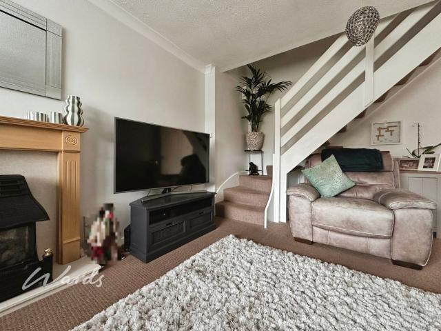 2 bedroom semi detached house to rent