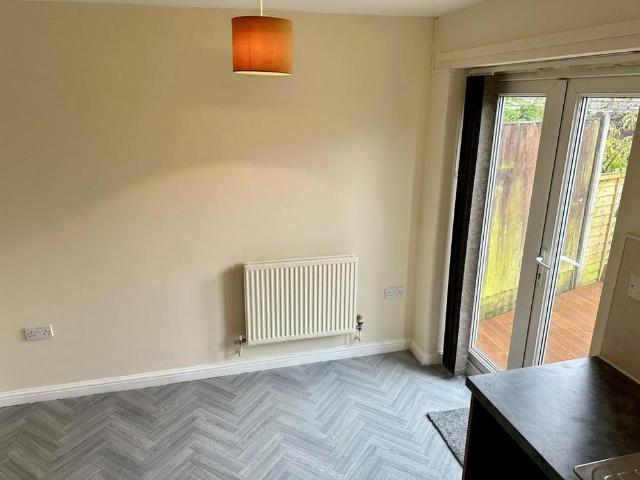 2 bedroom semi detached house to rent