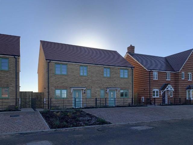 2 bedroom semi detached house to rent