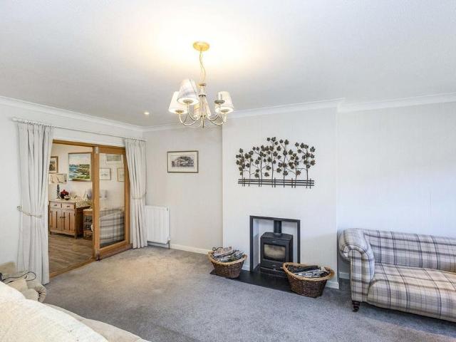 2 bedroom semi detached house to rent