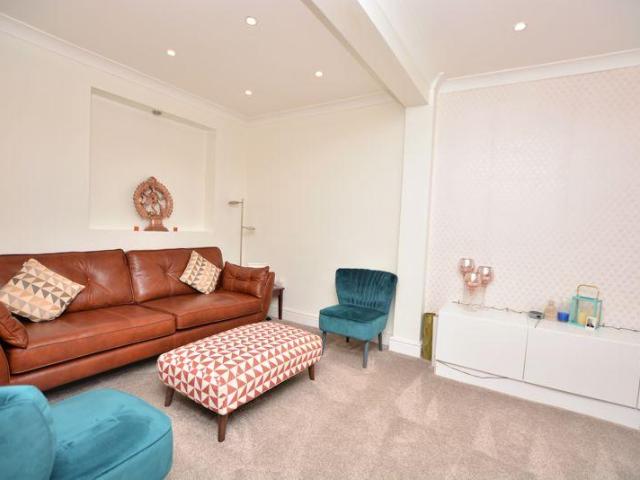 2 bedroom semi detached house to rent