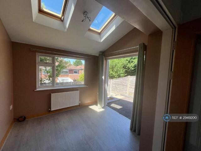 2 bedroom semi detached house to rent