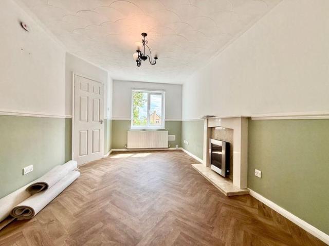 2 bedroom semi detached house to rent