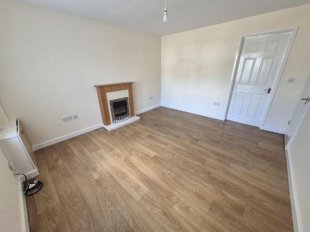 2 bedroom semi detached house to rent