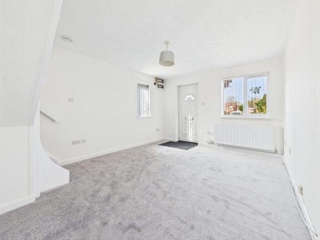 2 bedroom semi detached house to rent