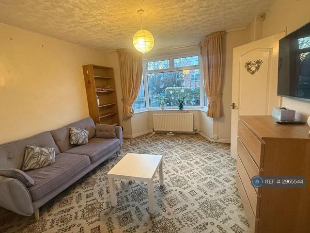 2 bedroom semi detached house to rent