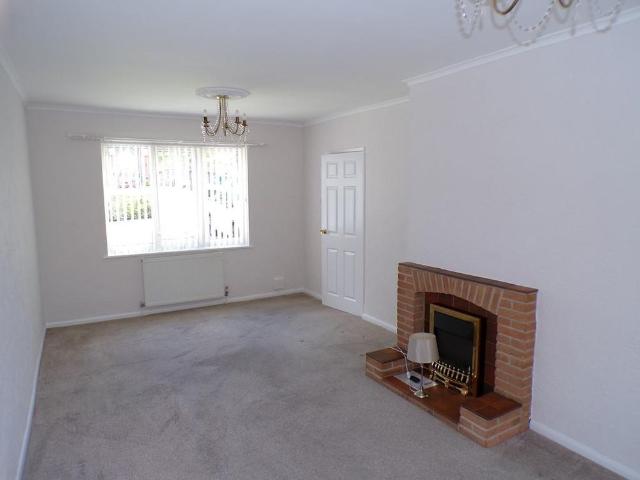 2 bedroom semi detached house to rent