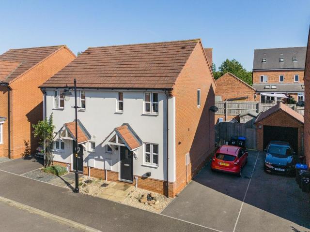 2 bedroom semi detached house to rent
