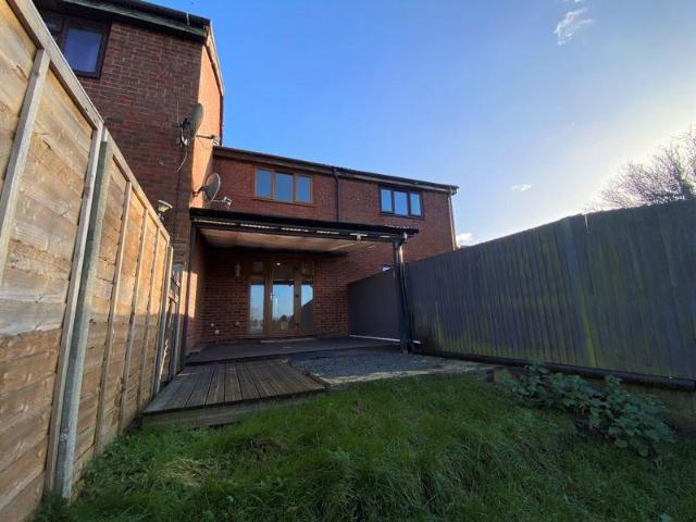 2 bedroom semi detached house to rent
