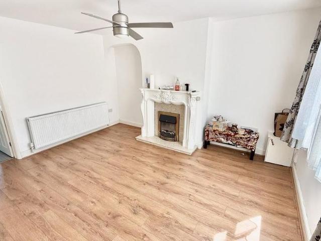 2 bedroom semi detached house to rent