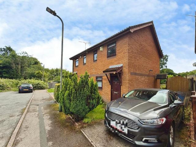 2 bedroom semi detached house to rent