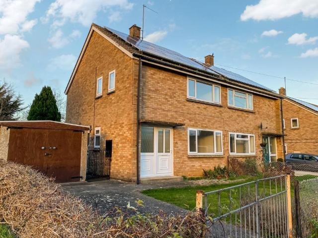 2 bedroom semi detached house to rent